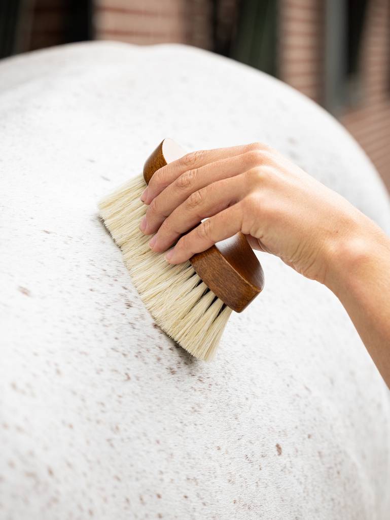 LeMieux Deep Clean Dandy Brush – Fair Hill Saddlery